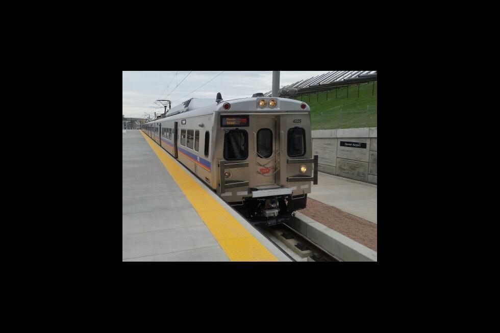 Denver Airport Line opens | News | Railway Gazette International